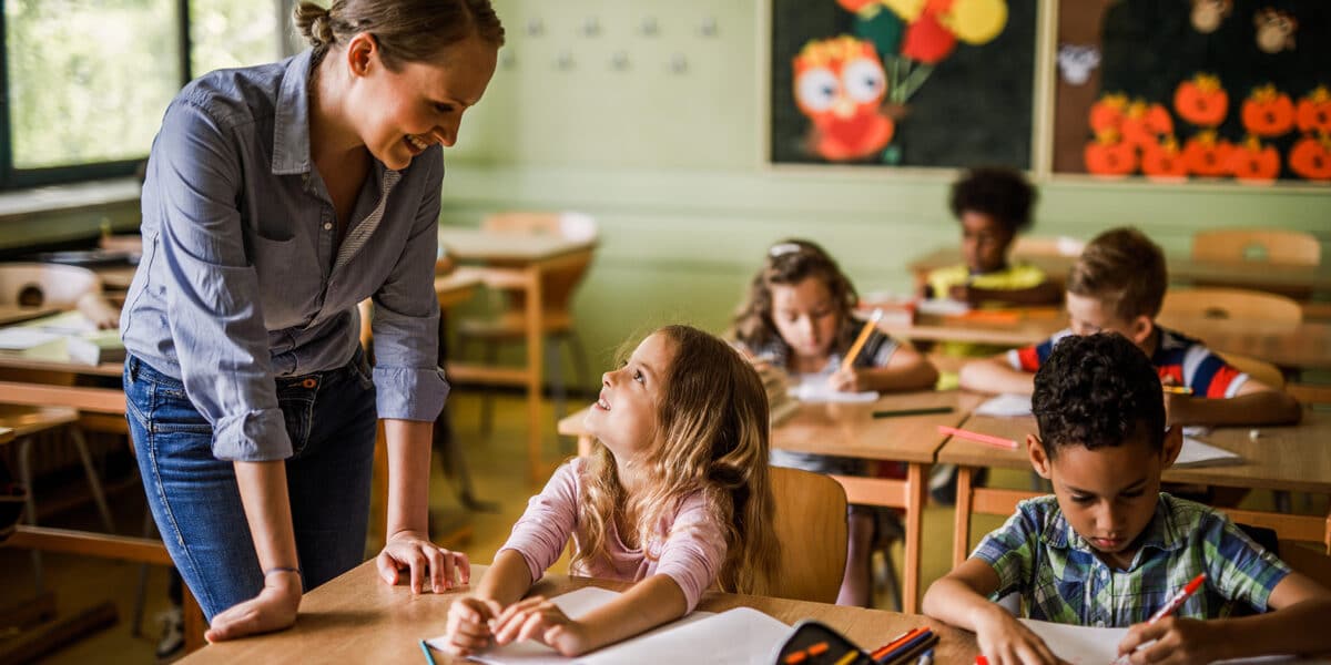 Creating A Positive Learning Environment: Establishing Clear Classroom ...